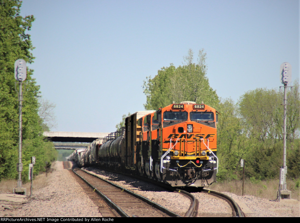 BNSF 6824